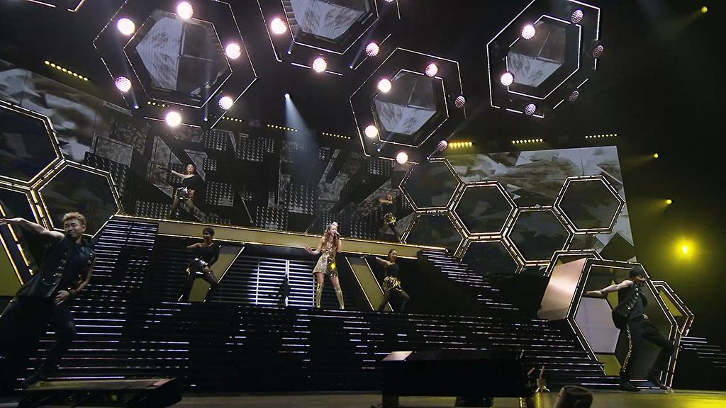 namie amuro LIVEGENIC 2015-2016 - flapper3 Inc.